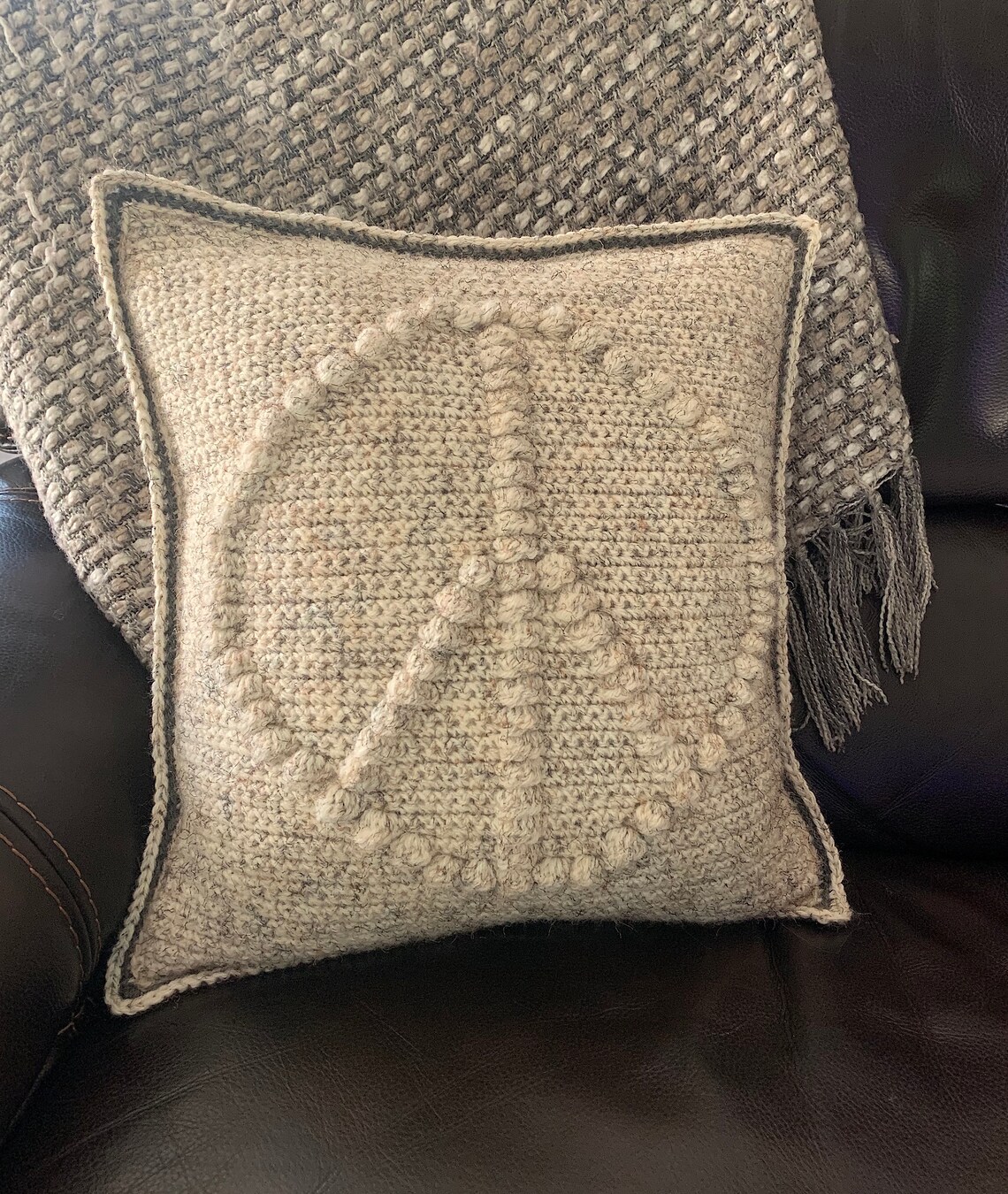 Peace Sign Crochet Pillow Pattern: Beginner Friendly (PDF Pattern) - Etsy