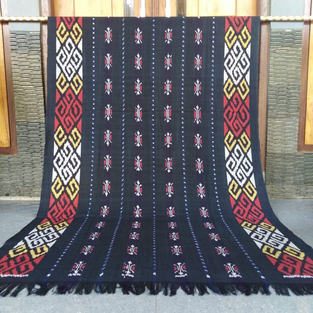 2.6 yd Indonesian handwoven ikat fabric wall hanging, ethnic hand dyed ...