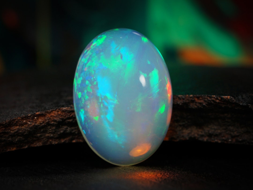 Cabochon di opale colorato non trattato - pietra preziosa di opale ...