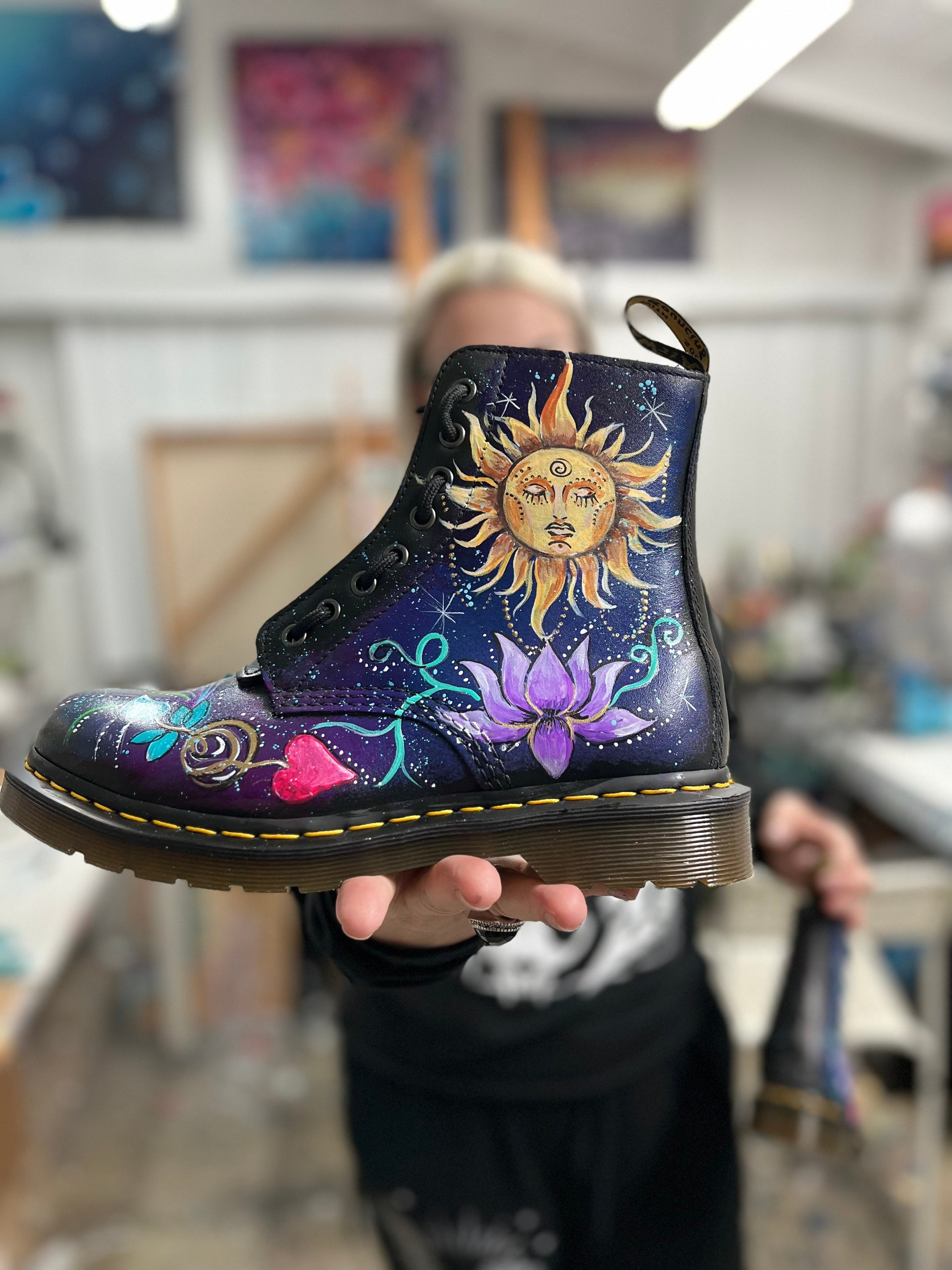 AVAILABLE ! Custom Painted Drmartens Leather Boots AVAILABLE ! Custom Painted Drmartens Leather Boots