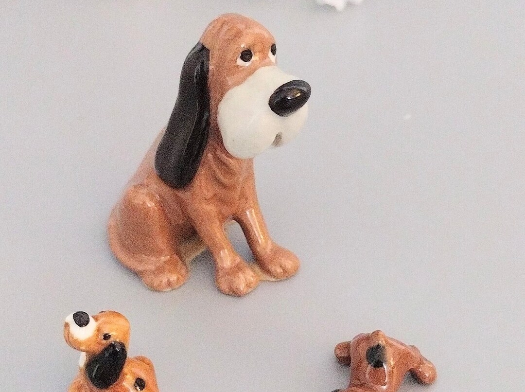 Hagen Renaker Bloodhound Seated and Mini Bloodhound Puppy - Etsy