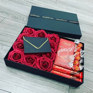 Luxury Lindor & Rose Box Gift Hatbox, Home Decor, Flower Arrangement ...