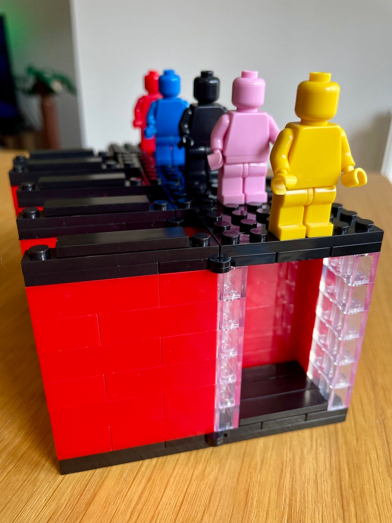 Lego Minifig Illusion Magic Trick for Kids A Tiny Trick to Fool Your ...