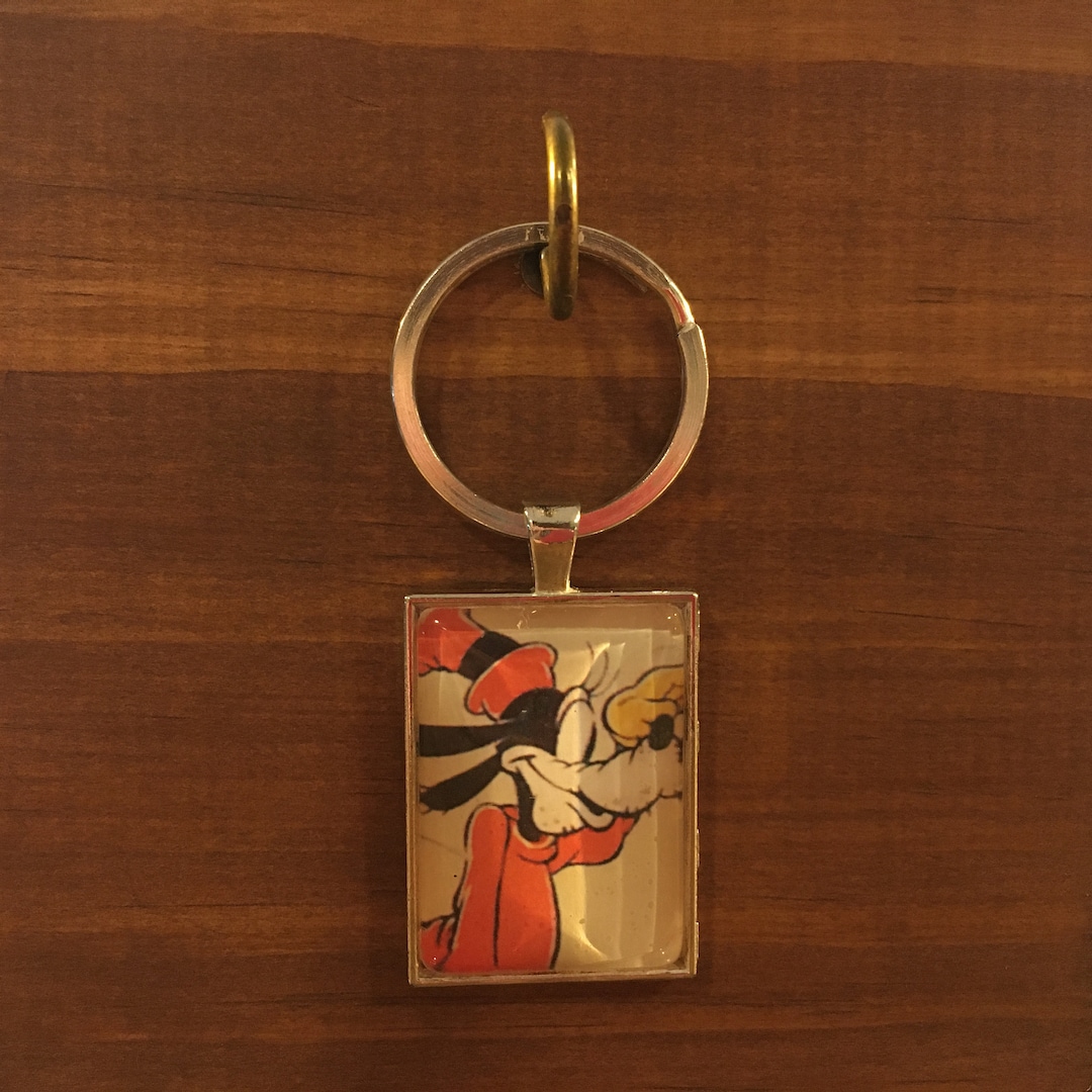 Disney: Goofy Keychain an Artfullyaltered Handmade Keychain - Etsy