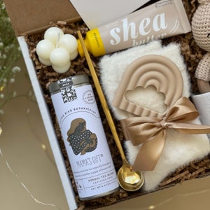 Deluxe New Mom & Baby Gift Box for Women After Birth | Baby Gift Basket ...