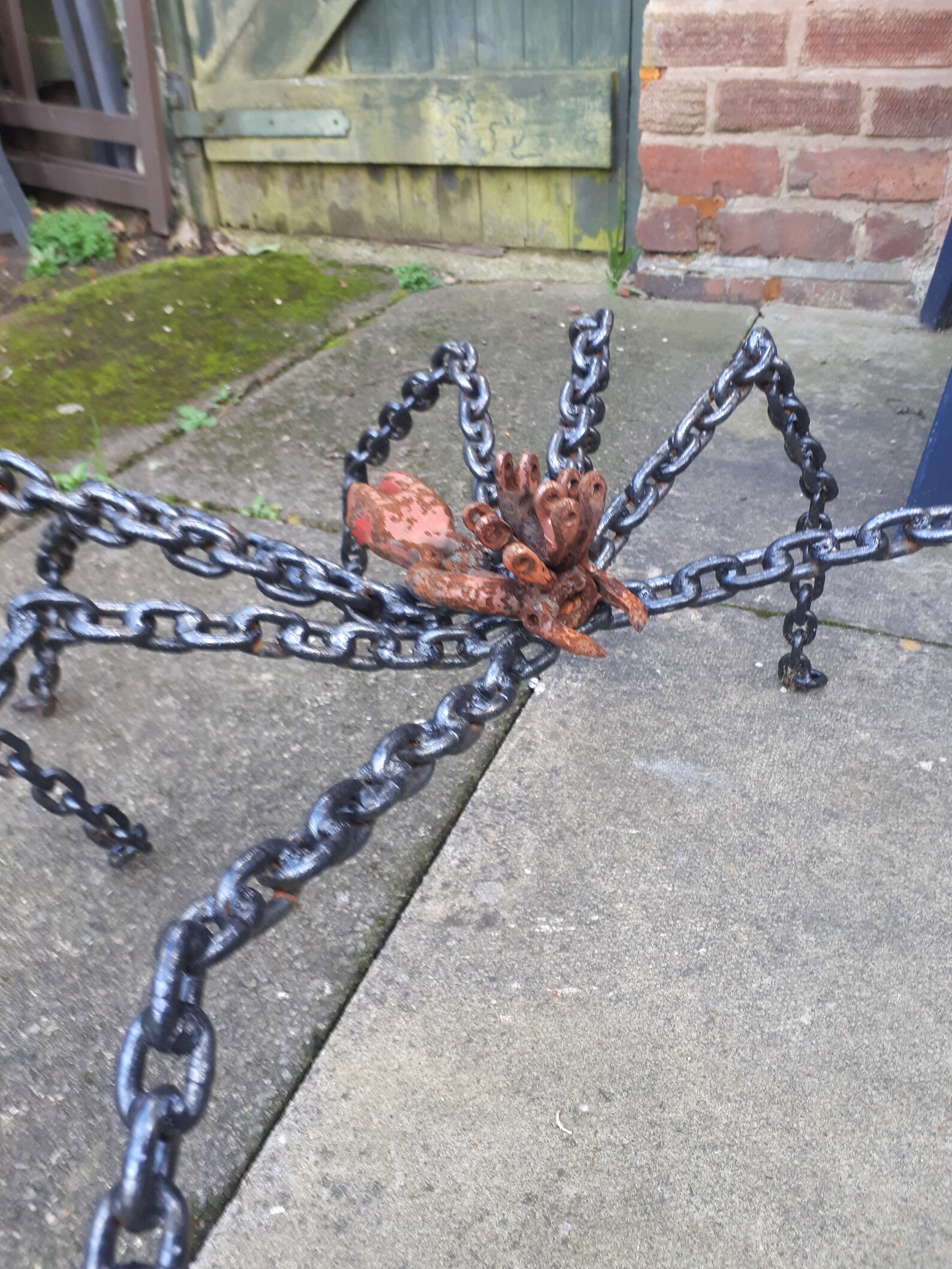 Large Welded Clutch Chain Spider Sculpture - Etsy UK