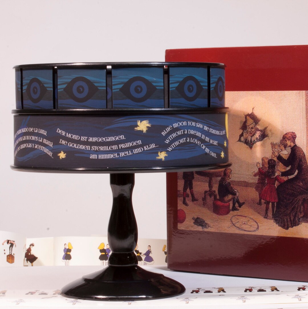 ZOOTROPE. the Origin of the Animated Gif. an Antique Toy, a Unique ...
