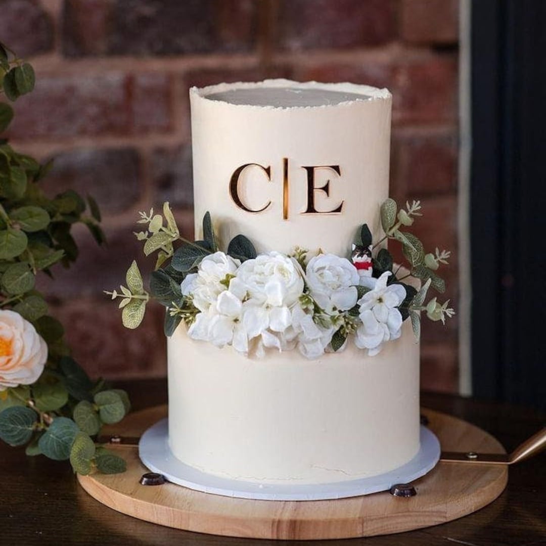 Double Initial Cake Letter Charms | Beautiful Wedding Initials With ...