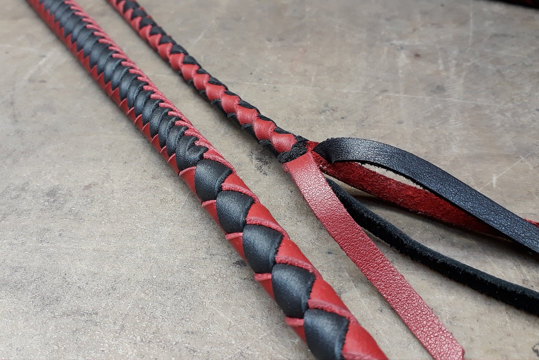 BDSM Flogger Flogger de cuero Látigo de cuero Látigo de | Etsy