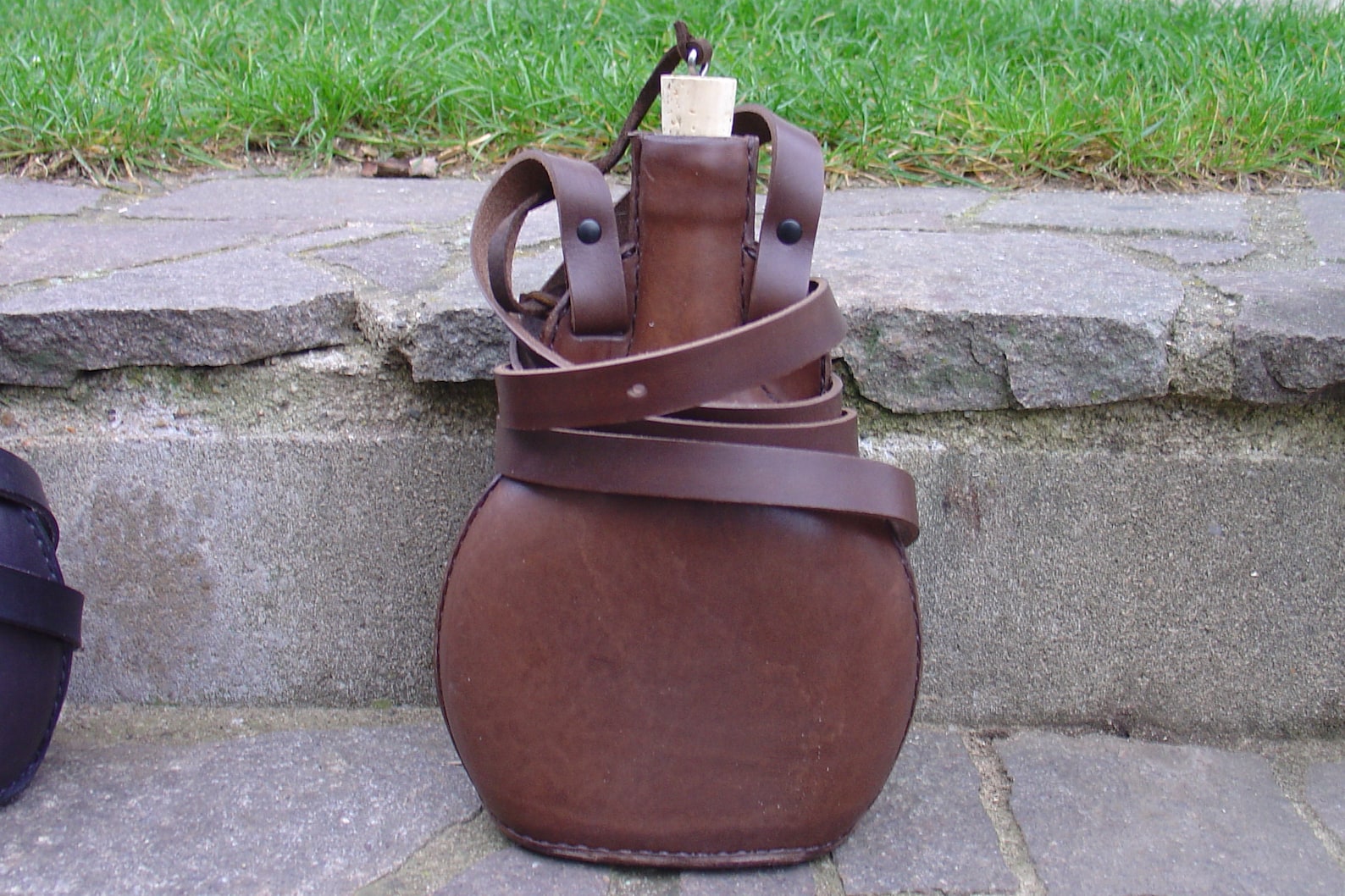 720 Ml Medieval Leather Bottle 3 Colors Historical Leather | Etsy