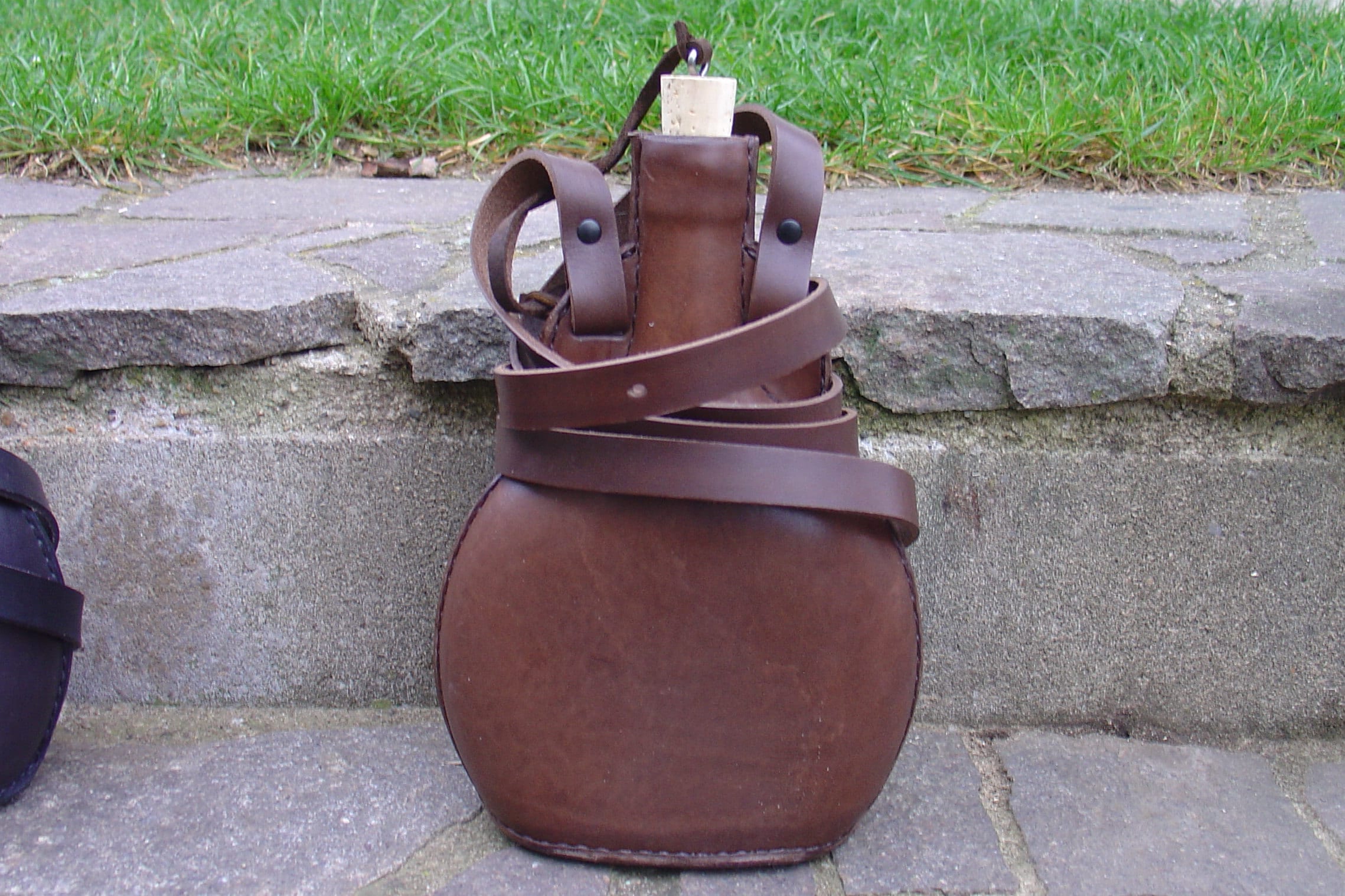 720 Ml Medieval Leather Bottle - 3 Colors - Historical Leather Flask ...