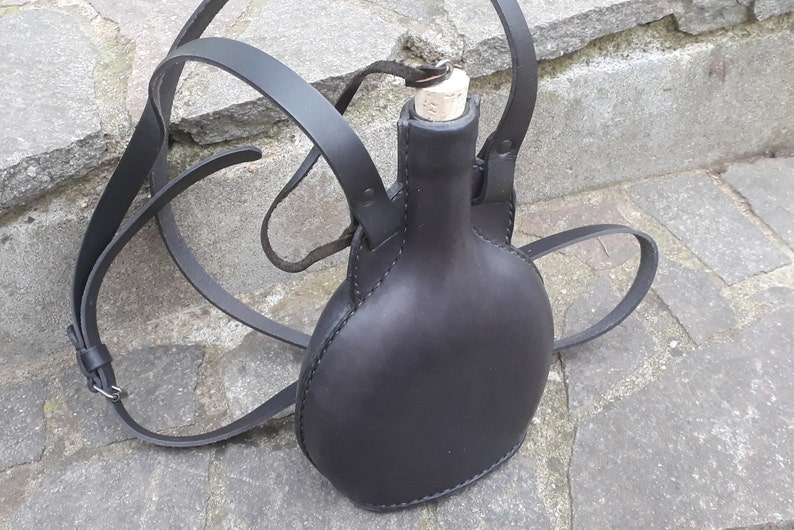 720 Ml Medieval Leather Bottle 3 Colors Historical Leather | Etsy