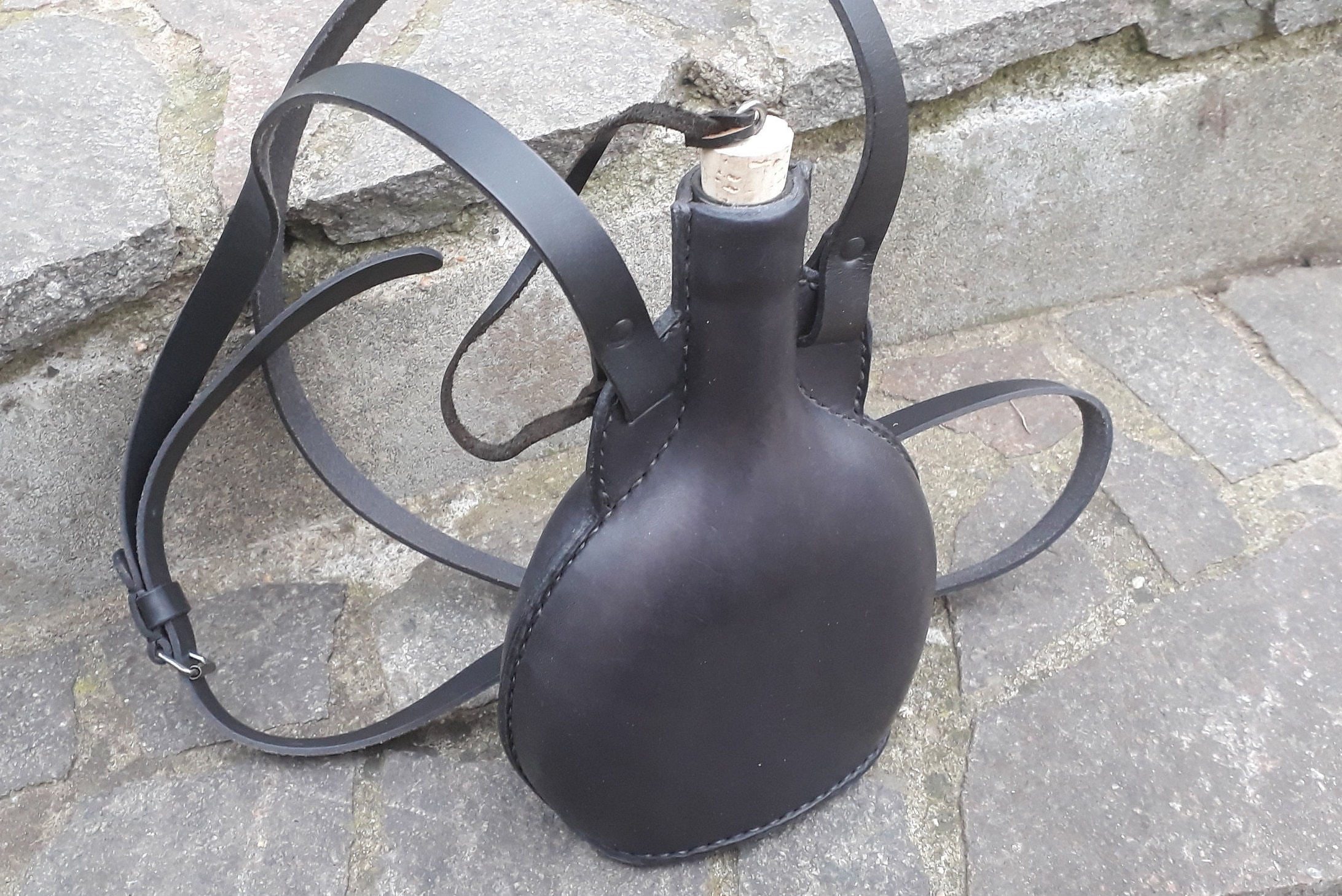 720 Ml Medieval Leather Bottle 3 Colors Historical Leather | Etsy