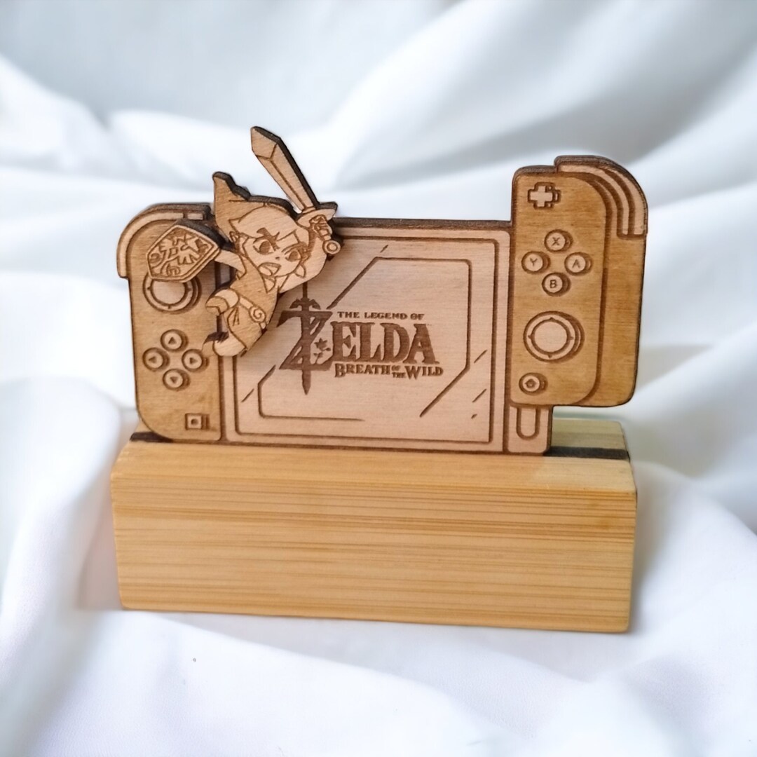 The Legend of Zelda Wooden Statuette - Housewarming Gift - Geek - Free ...