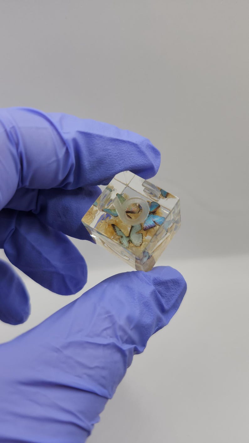 Lil Buggers- Handmade Large Sharp Edge Resin Dice - Etsy