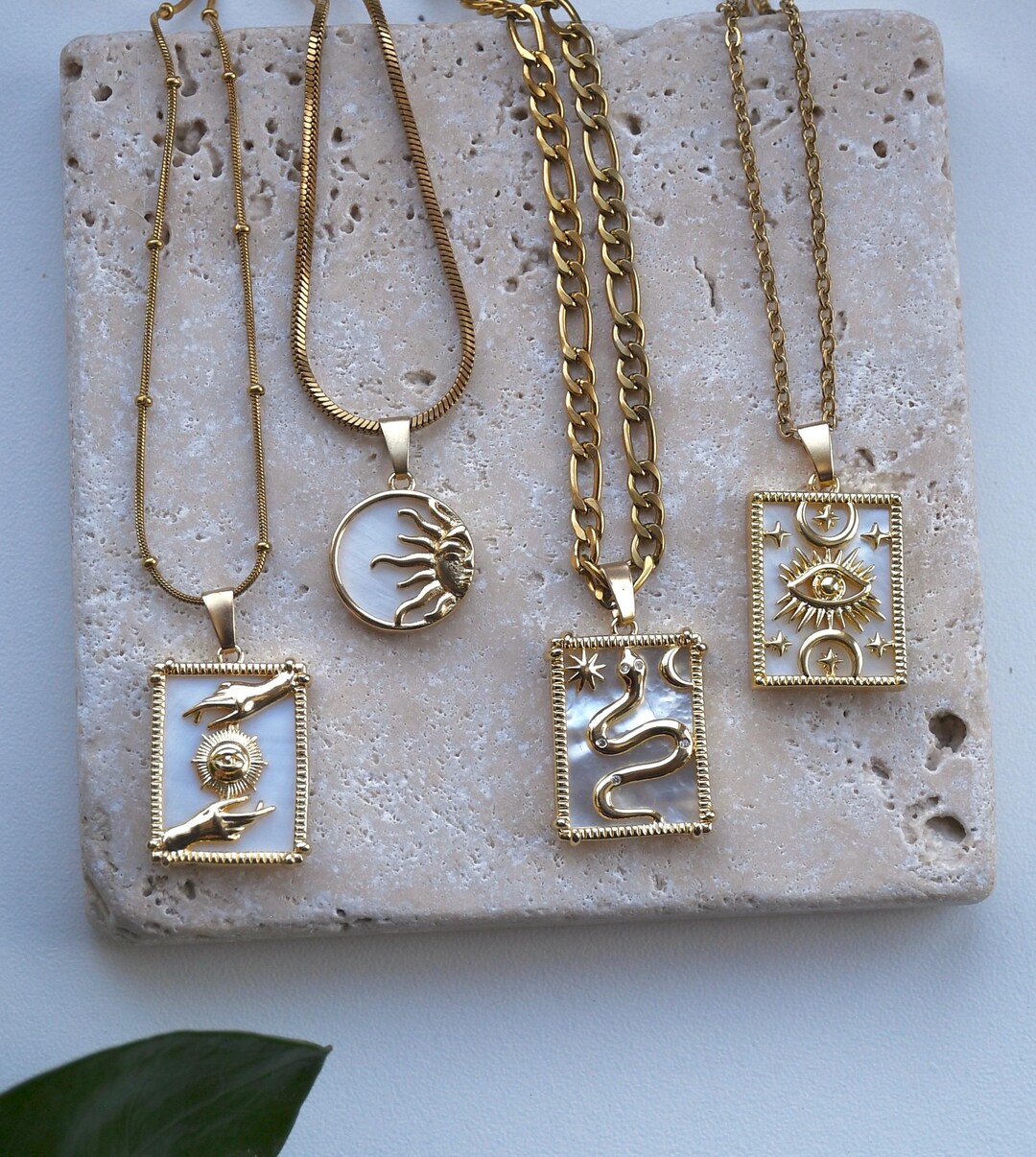Simple Elegant Necklaces With Gold Pendants/ Link Chains With Pendants ...