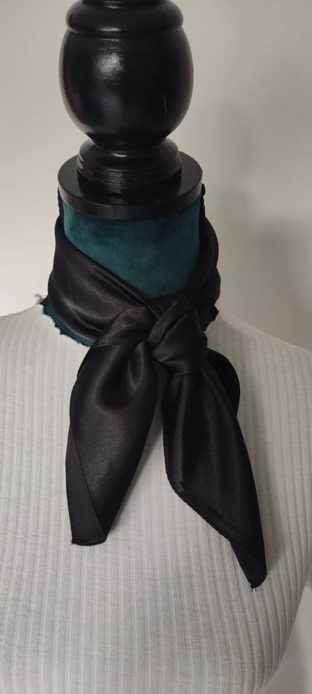 Your Plain-colored Basic for Sporty Elegance, Spices up Every Outfit ...