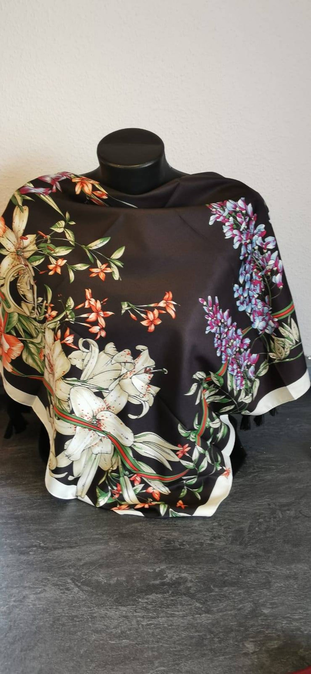 Colorful Cloth With a Silky Feel. A Real Eye-catcher. Great Quality and ...