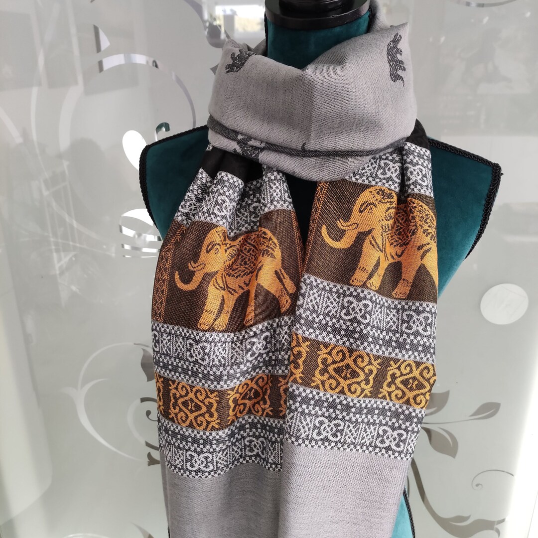 Ausgefaller Schal Mit Elefanten. Vorder Und Rückseite in - Etsy