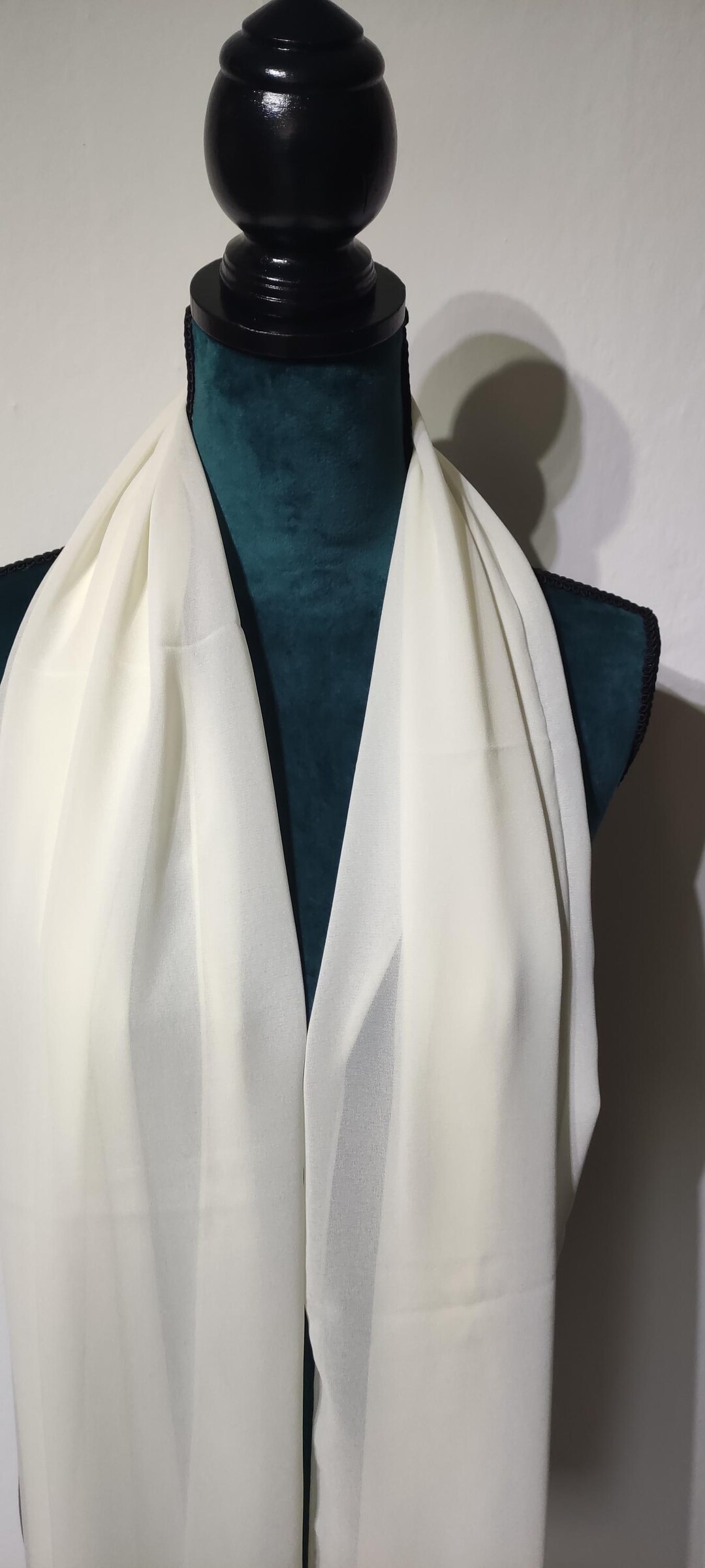 Plain Scarf in Beige, a Basic That Completes Your Wardrobe. Sporty Chic ...