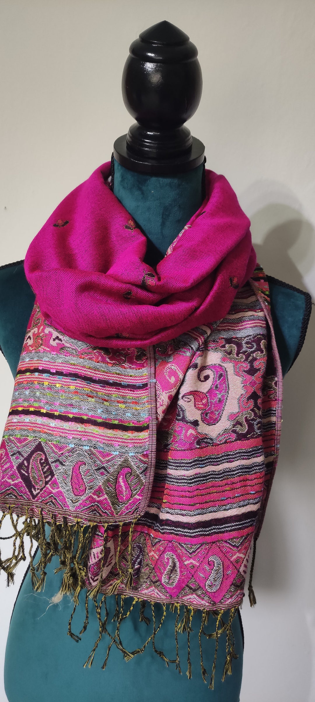 Unusual Scarf in Pink, 2 Different Sides. Great Workmanship in Noble ...