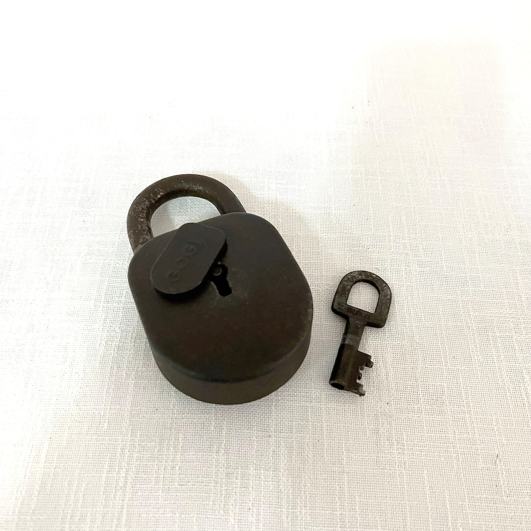 Vintage Padlock, GOGI ELZETT Old Metal Padlock, Rustic Decor Lock ...