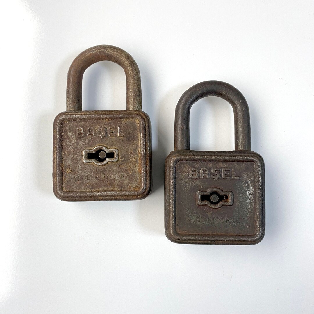 Vintage Padlock Set of 2, Vintage Iron Padlock, Old Rusty Metal Padlock ...