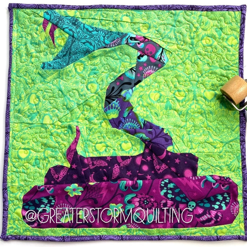 Snake Silhouette Paper Pieced Quilt Pattern Block - Etsy