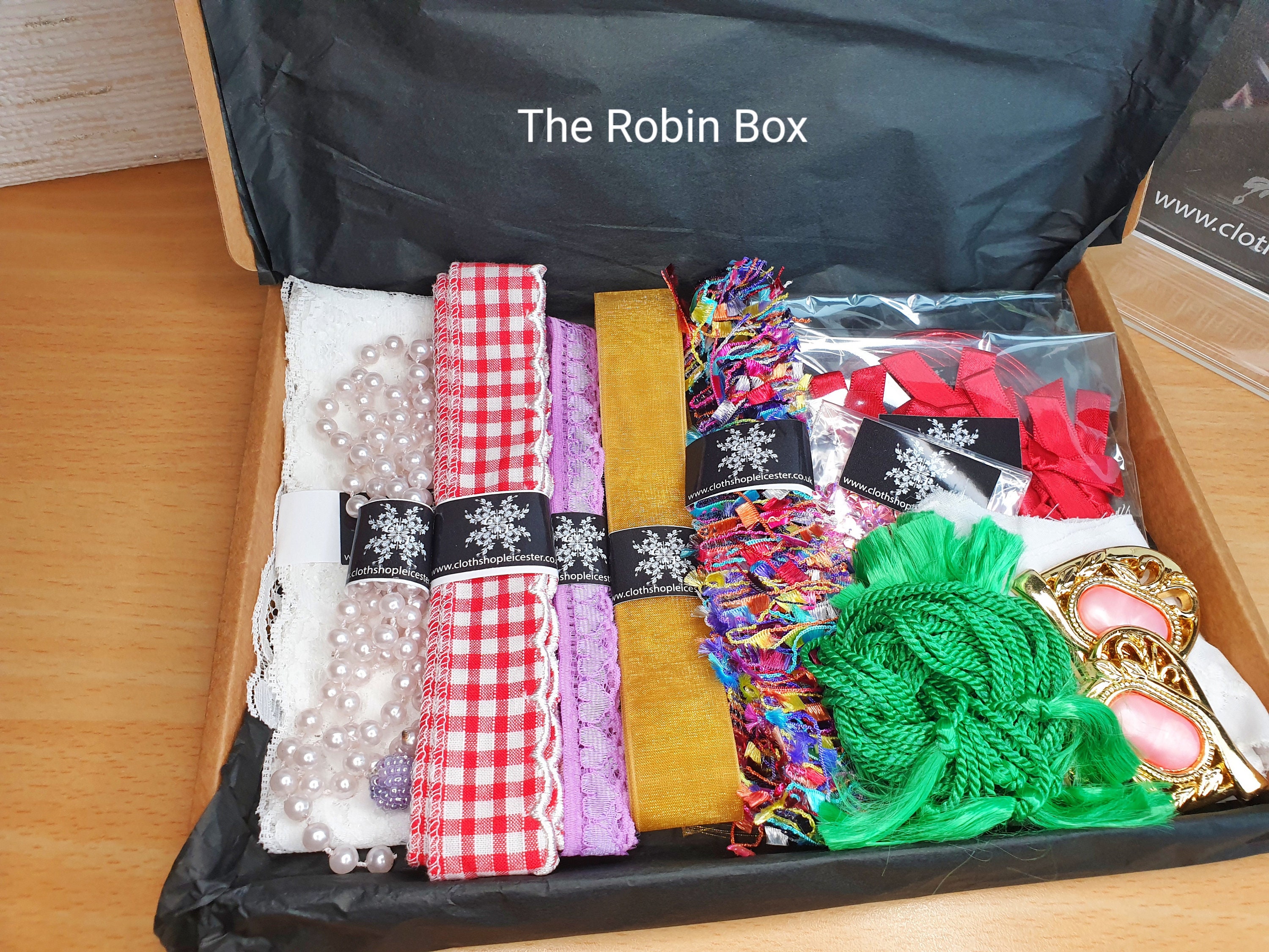 Magpie Box Lace Vintage Craft Fibre Art Sparkly Cream Shiny Trim Tassel ...