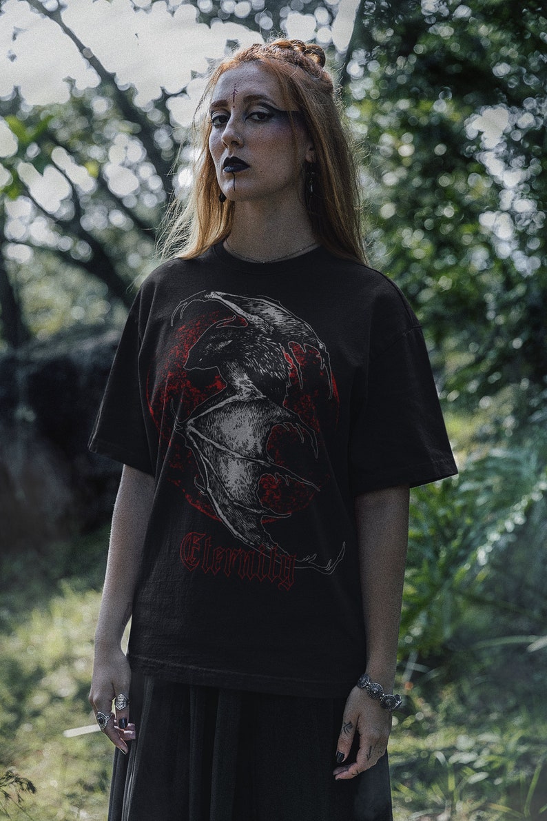 Bat & Moon T-shirt: Witchy Occult Tee, Dark Clothing, Autumn Outfit - Etsy