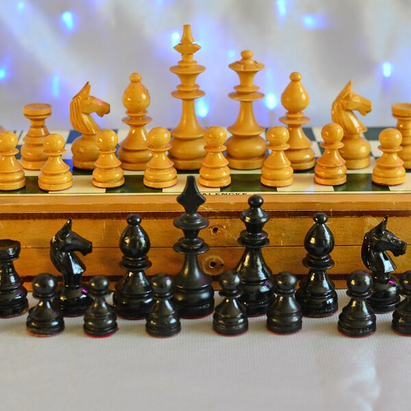 Antique Chess Set - Etsy