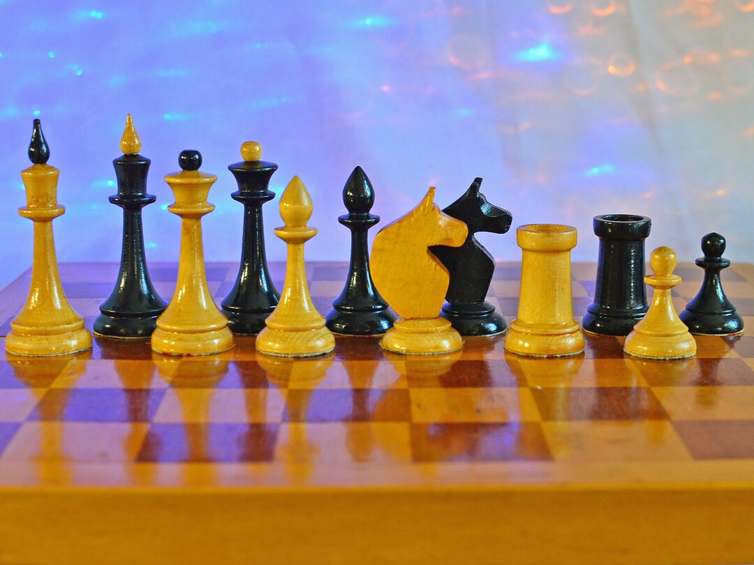 The Queen's Gambit Chess Set, Wooden Old Chess Pieces, Chess Set With ...