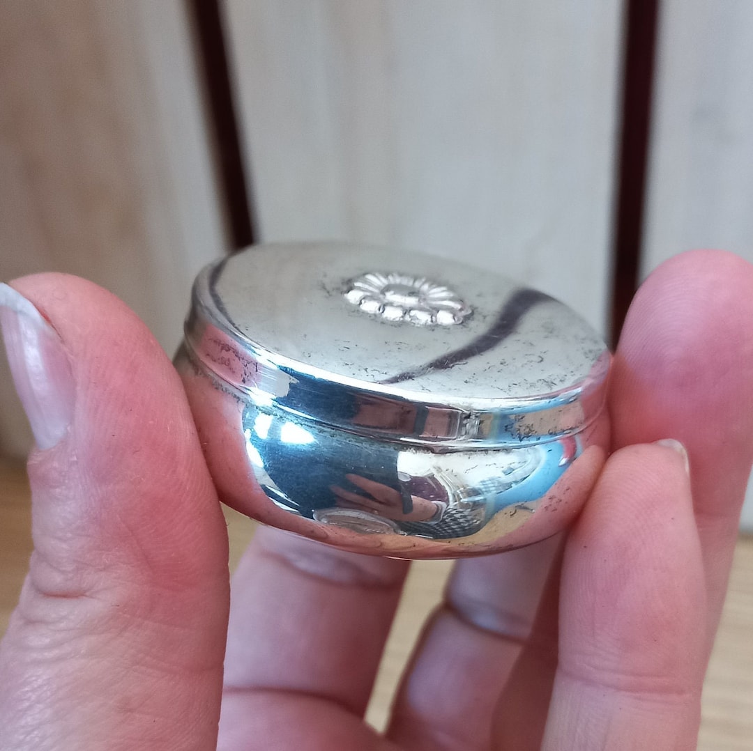 Vintage Italy Silver Pillbox Small 800 Silver Box Collectibles Silver ...