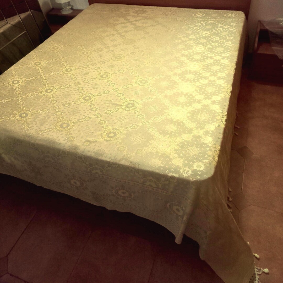 Silk Brocade Gold-yellow Color Precious Silk Damask Bed Cover Decorated ...