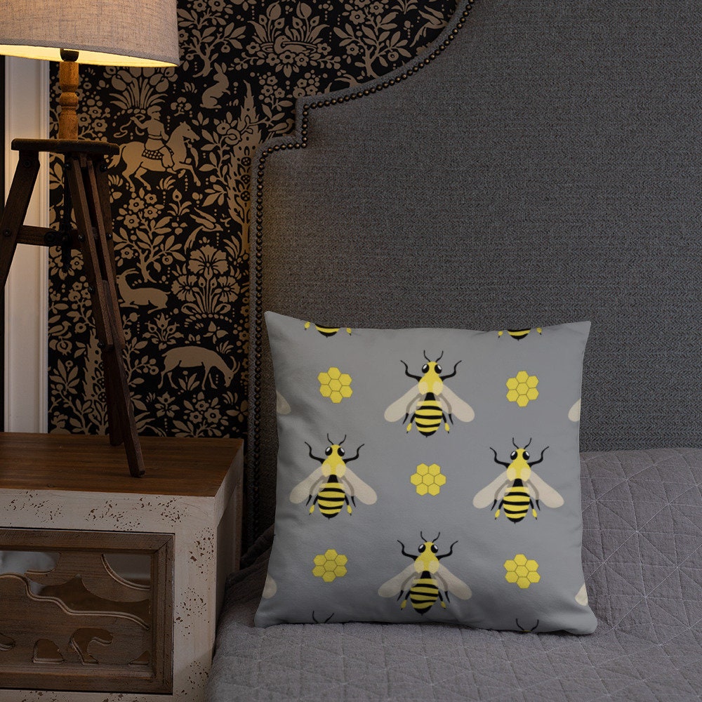 Bumble Bee Throw Pillow Accent Pillow Indoor Outdoor - Etsy UK