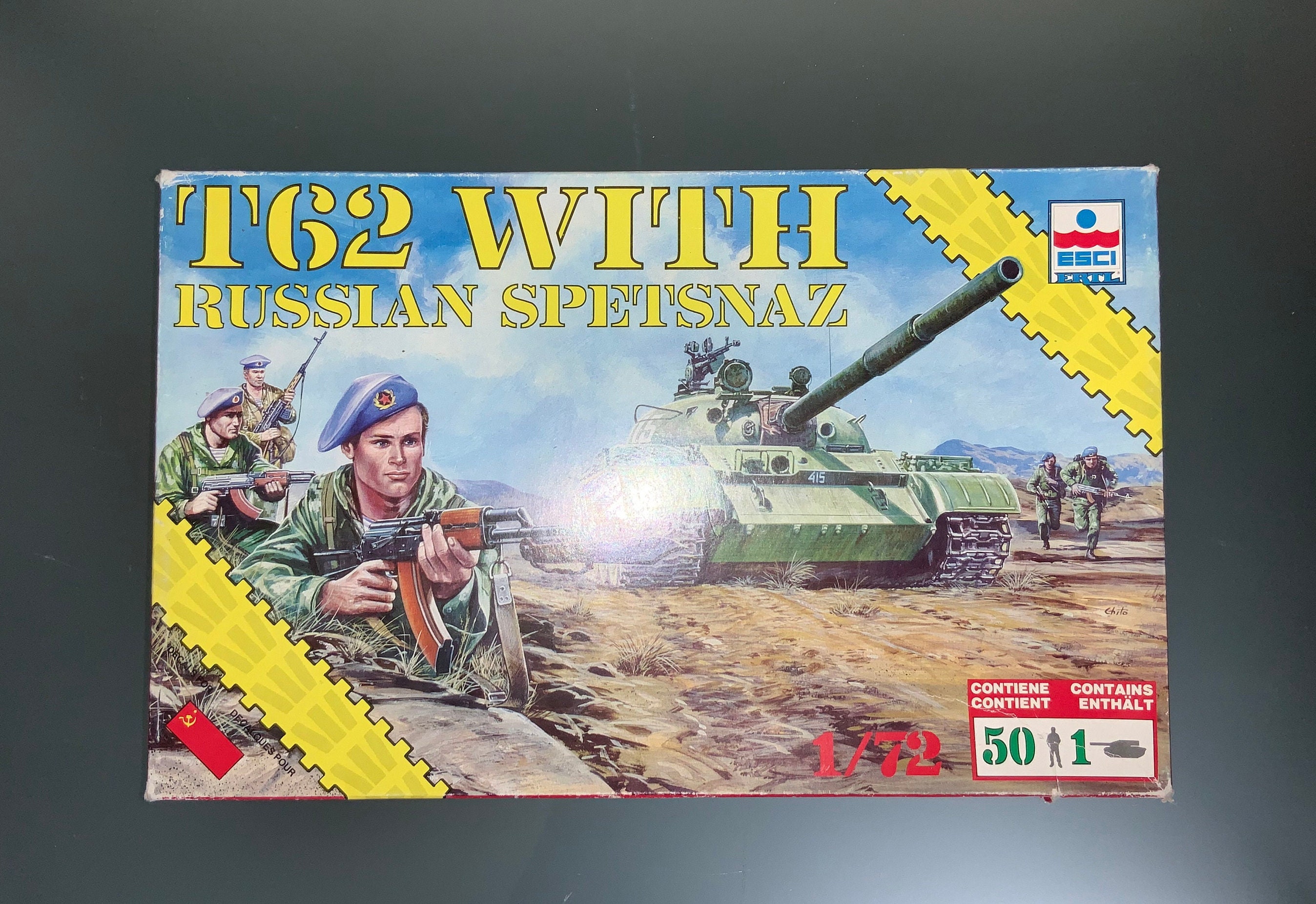 Russia Russian Military War Tank and 50 Crew Figures Esci T62 Russian ...