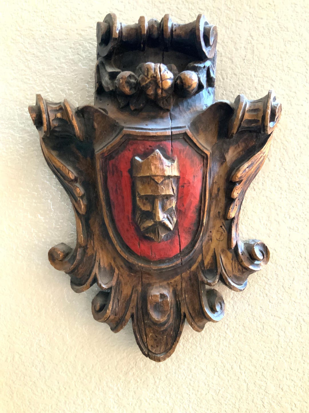 King Arthur Medieval Knight Crest 1970s Vanguard Studios Vanathane Wall ...