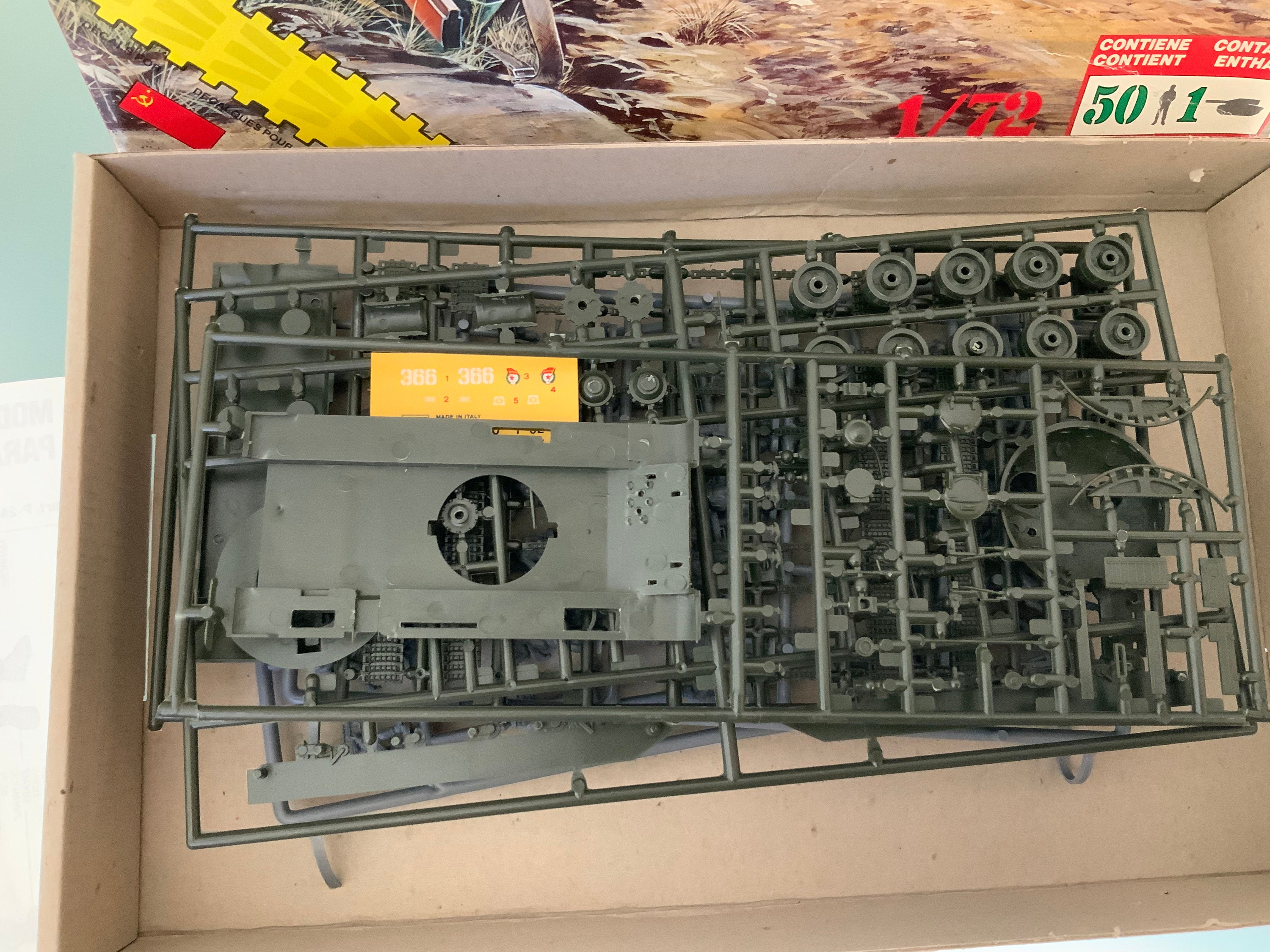 Russian Military War Tank and 50 Crew Figures Esci T62 Russian Spetsnaz ...