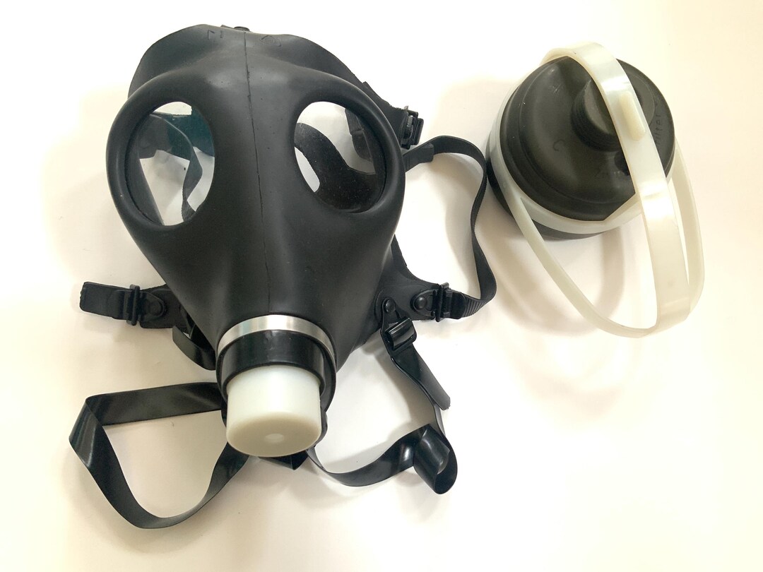 Military Gas Mask - Vintage German Germany Militaria Israeli N4 Sid ...