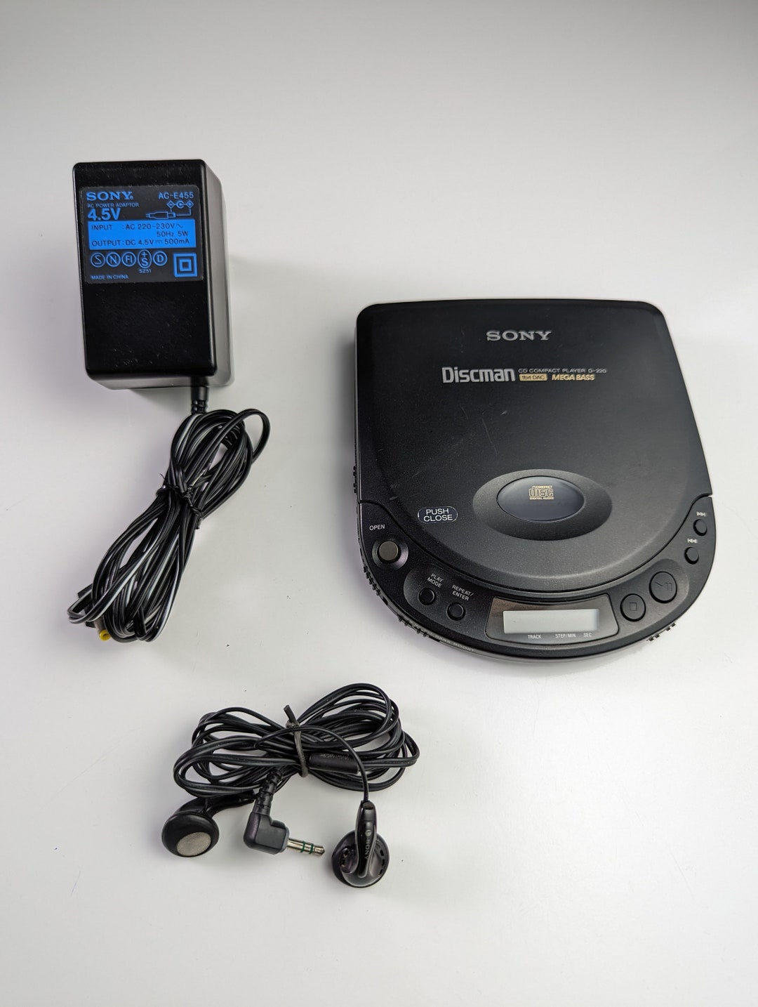 Sony Discman D-220 CD Player + Sony MDR-E741 Headset + Sony AC-E455 ...