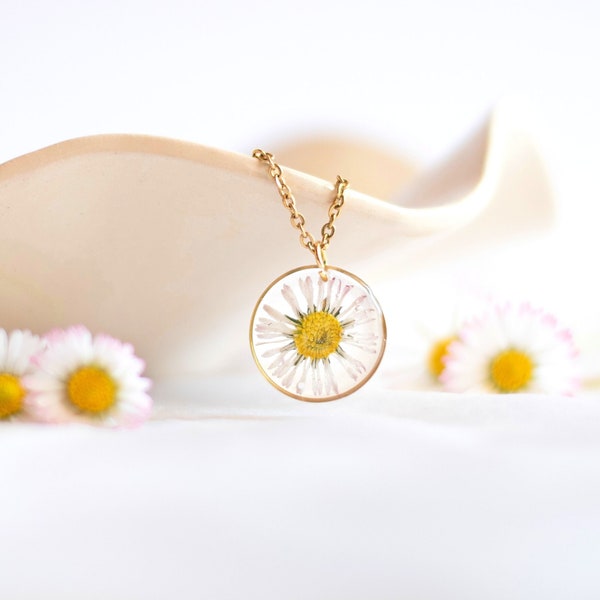 Daisy Necklace - Etsy
