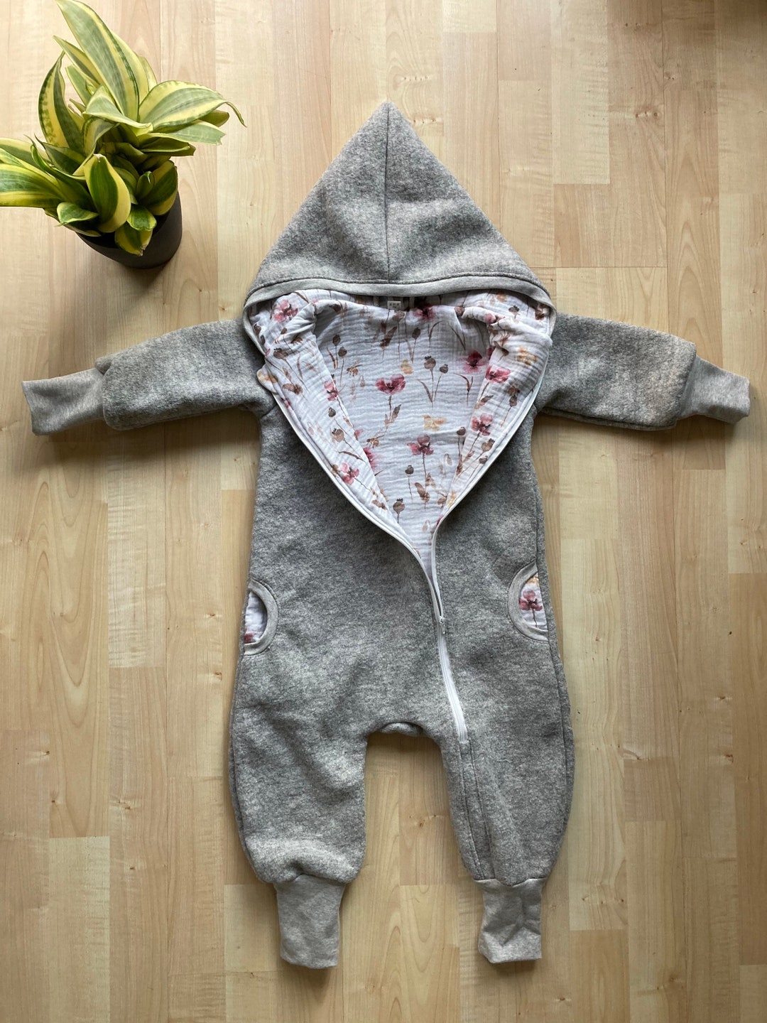 Overall in Light Gray Mottled/flowers in Size 92 - Etsy