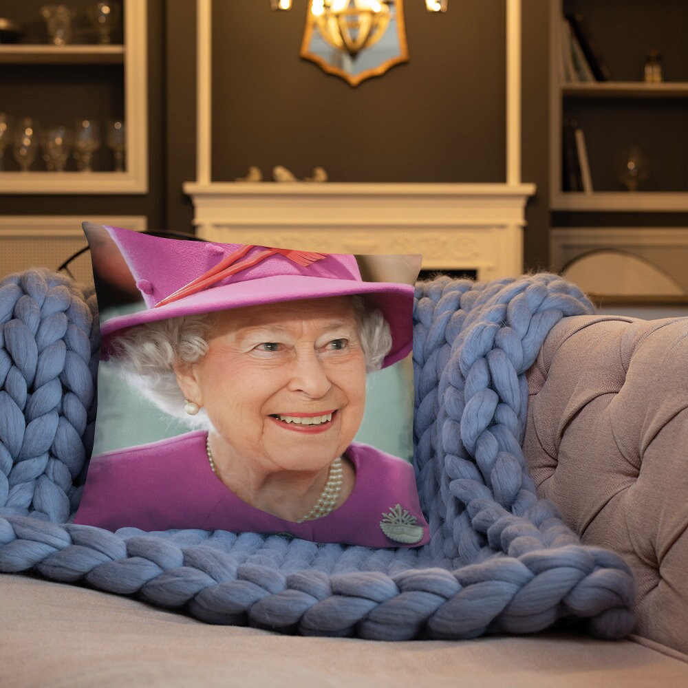 The Queen queen Elizabeth II Throw Pillow - Etsy UK