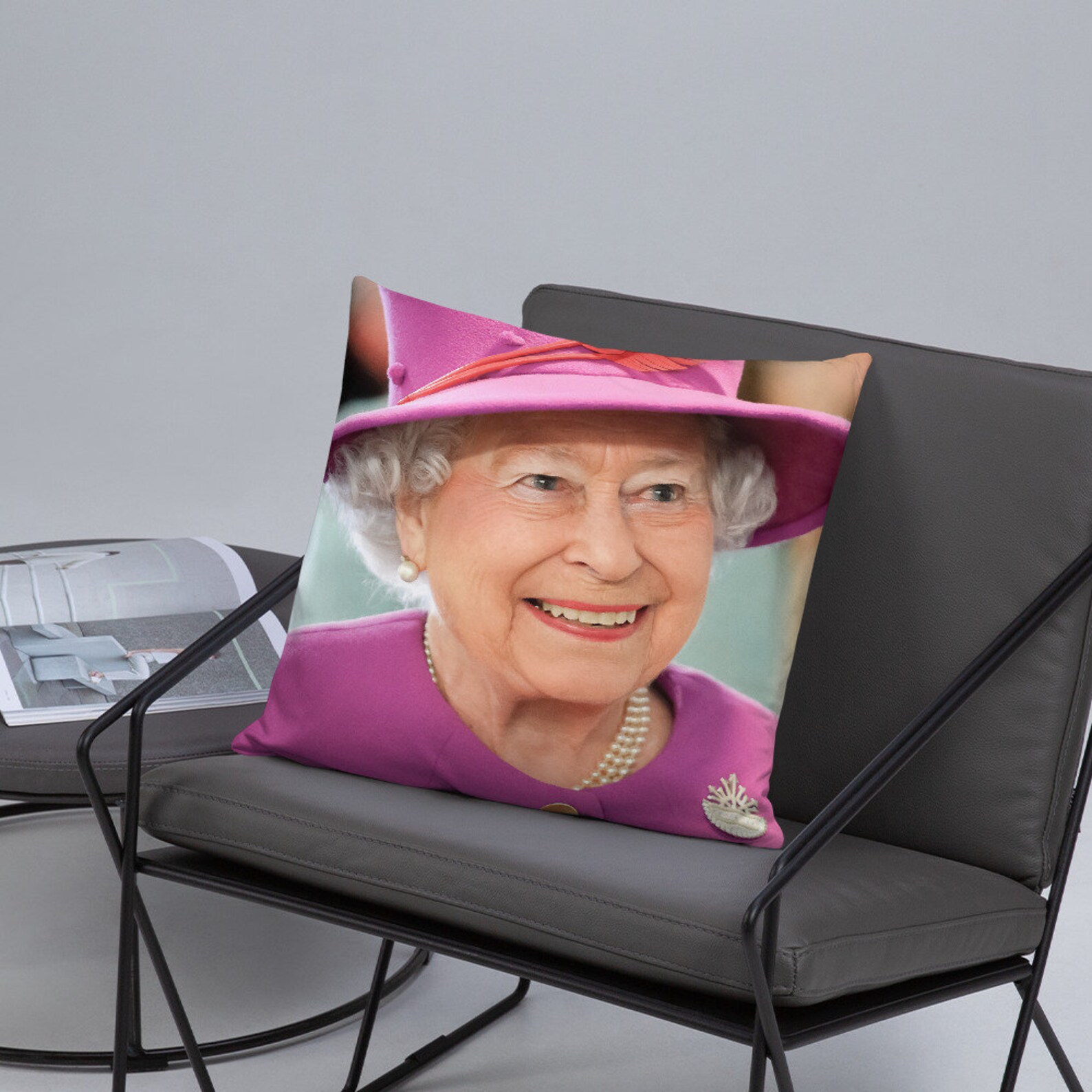 The Queen queen Elizabeth II Throw Pillow - Etsy UK