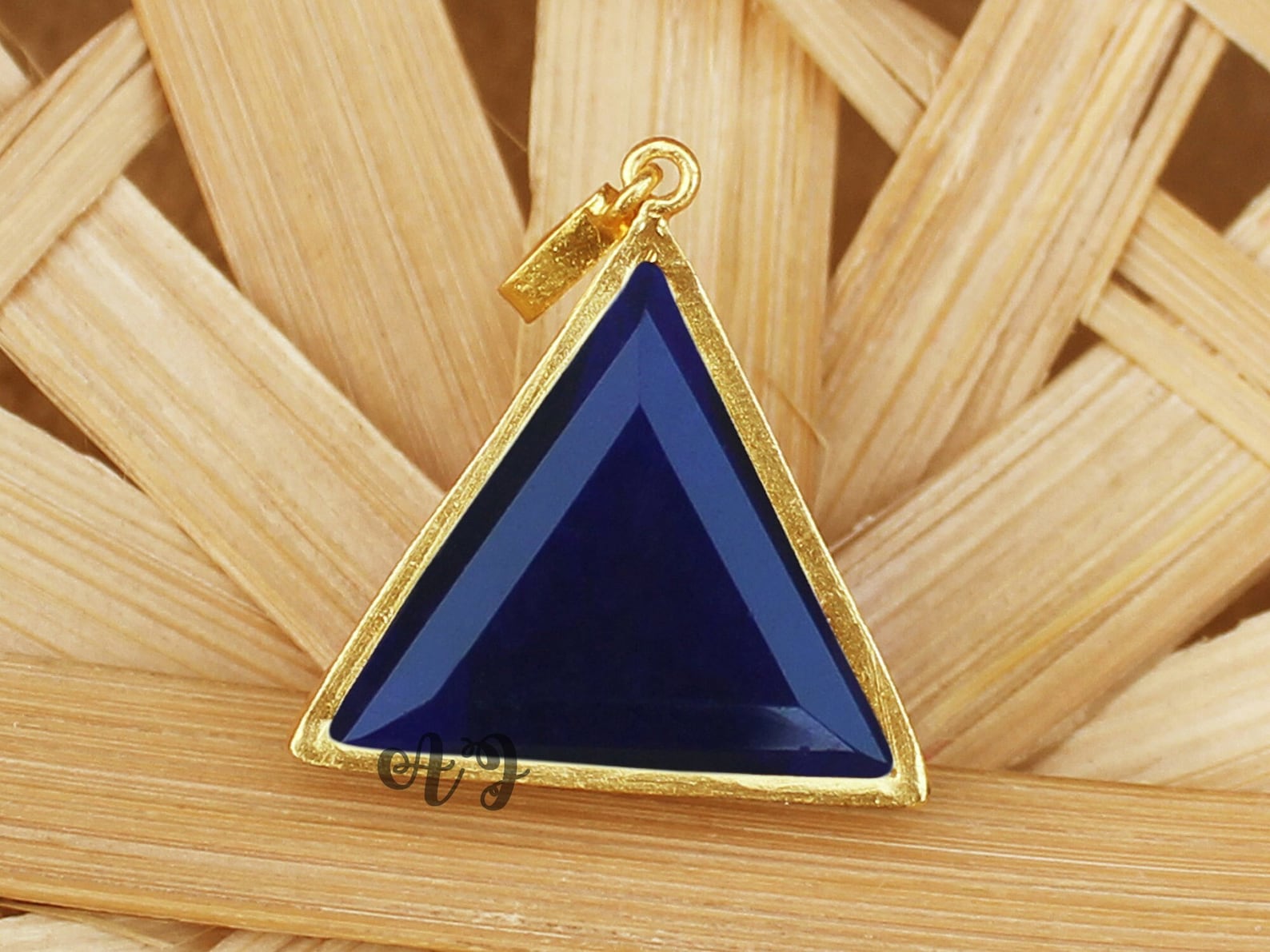 Blue Quartz Pyramid Trillion Solitaire Pendant. Blue Gemstone Pendant ...