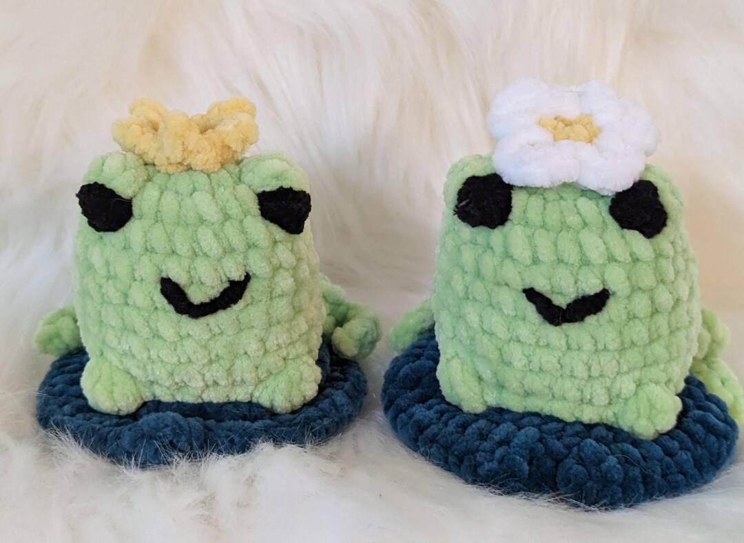 Mini Frog Plushie Set King Frog Stuffie Plushie Couple Gift Frog on ...