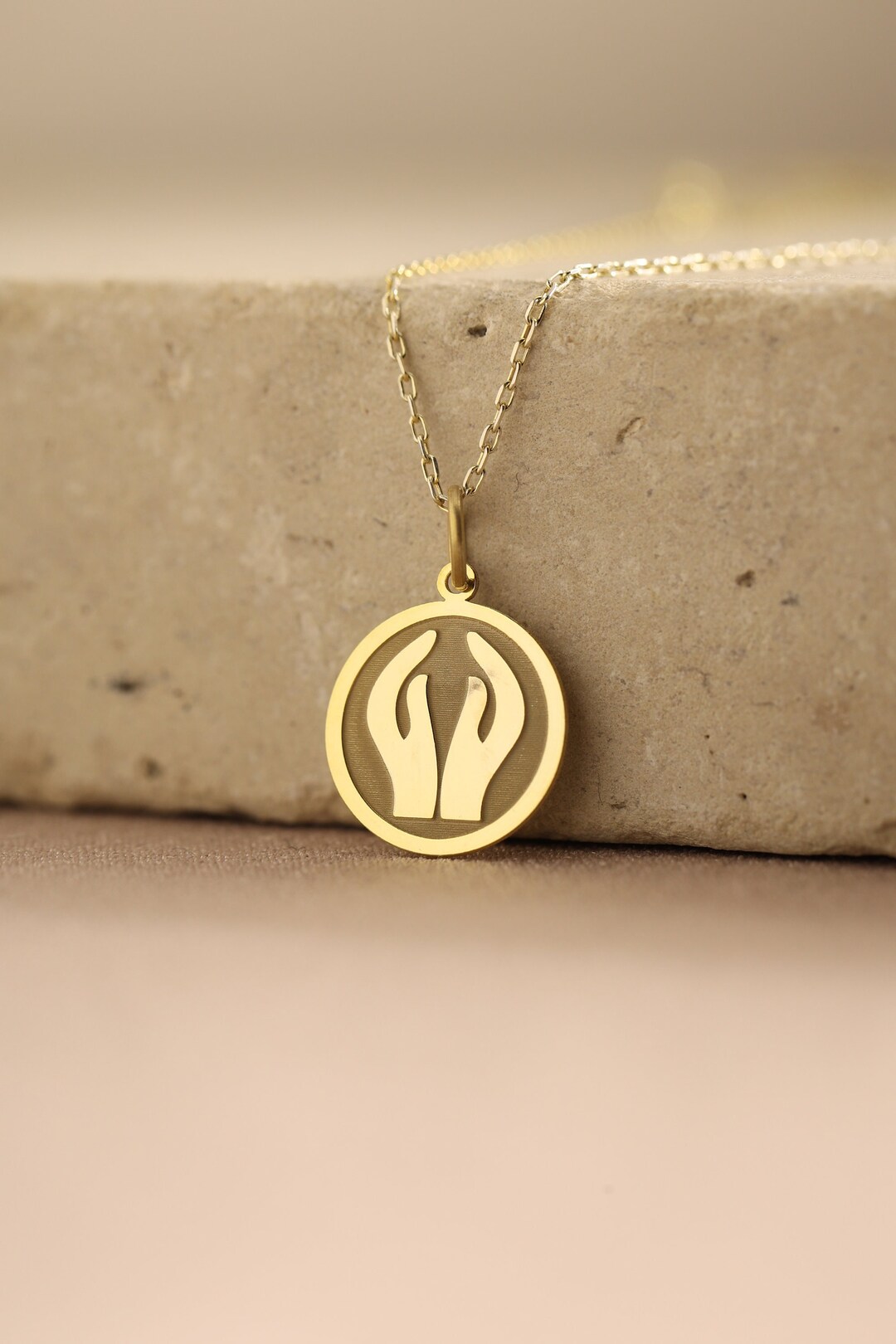 14k Solid Gold Praying Hands Necklace , Personalized Praying Hands ...