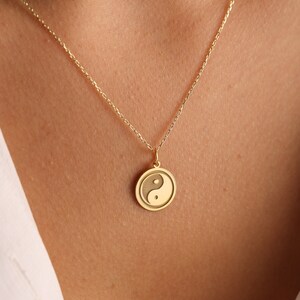 14k Solid Gold Yin Yang Necklace , Dainty Yin Yang , Pesronalized Yin ...
