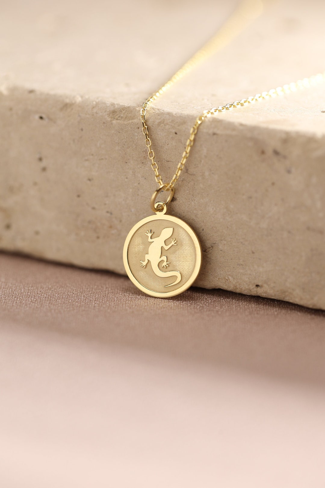 14k Solid Gold Lizard Necklace , Personalised Lizard Pendant , Gecko ...