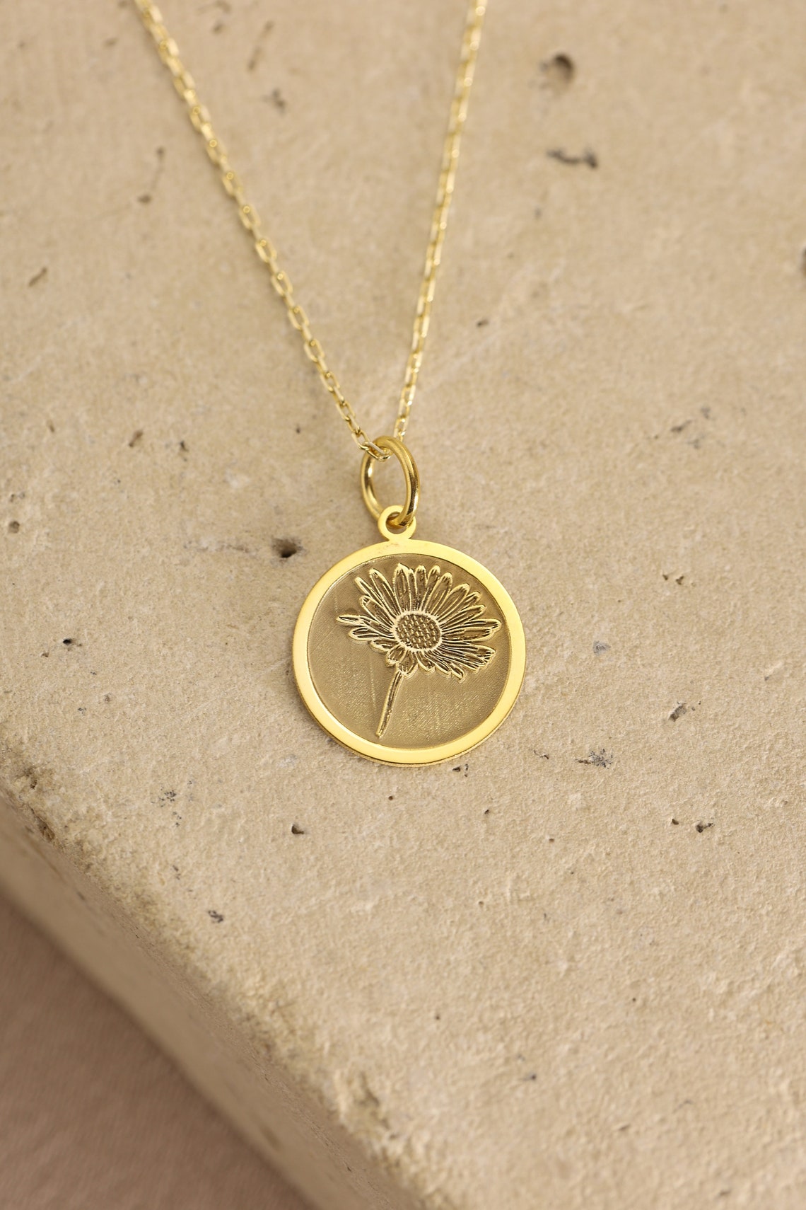 14k Solid Gold Daisy Flower Necklace , Personalized Gold Daisy Pendant ...
